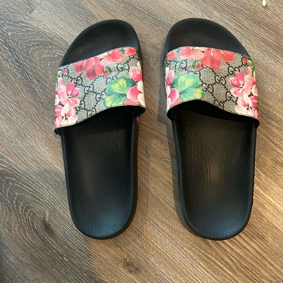 Gucci | Shoes | Gucci Blooms Supreme Floral Slides | Poshmark